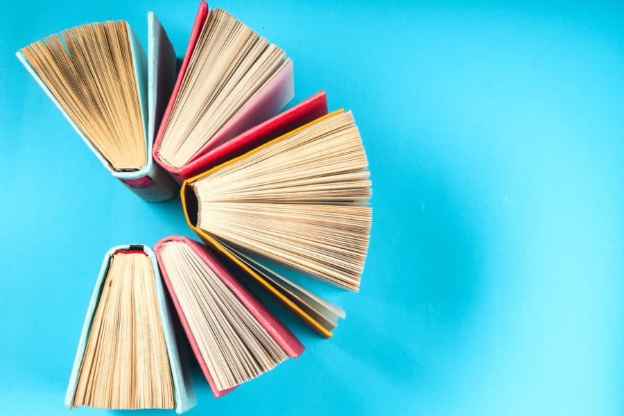 Should You Buy or Rent Your College Textbooks? - Earn Spend Live